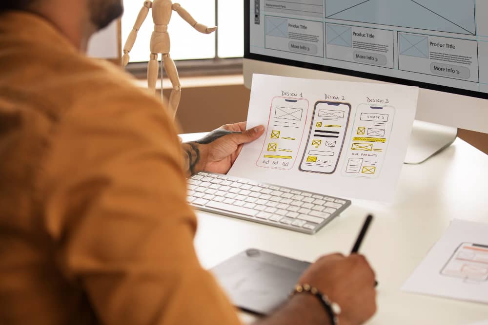 What Is an iOS App Developer? A 2023 Guide