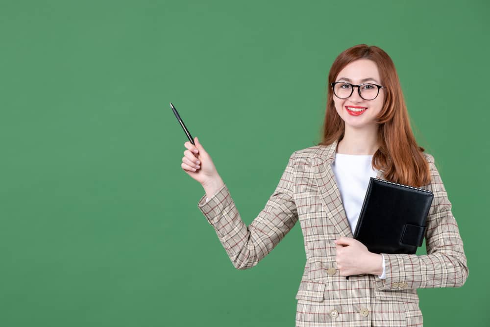 10 Examples of Strengths and Weaknesses for Job Interviews
